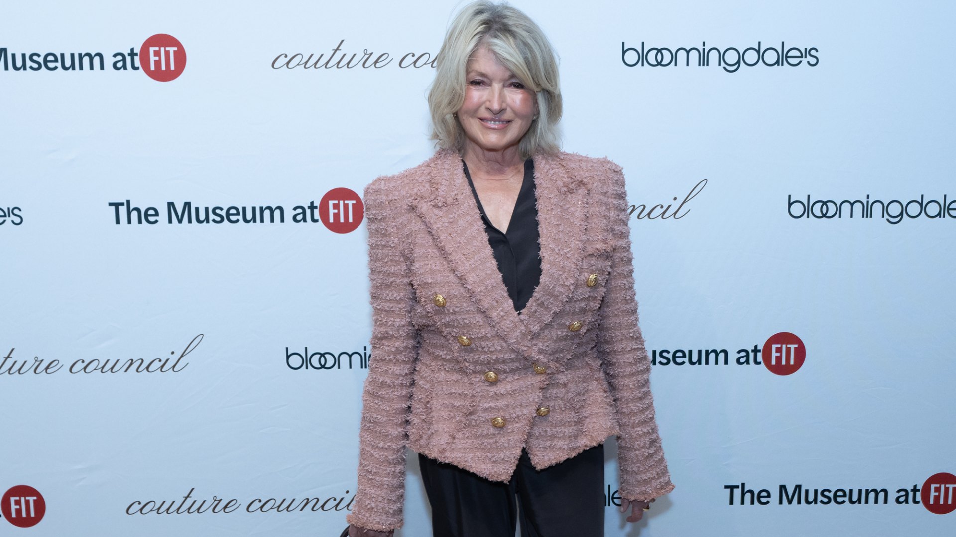 Martha Stewart's anti-jeans look proves that cozy sweatpants can be ...