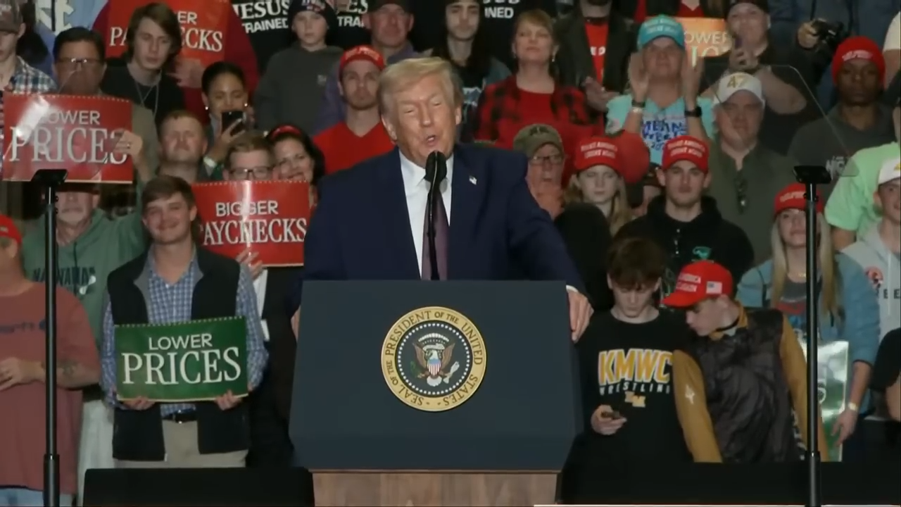 'Well, I'm smart': Trump invents fake story, claims staff called him ...