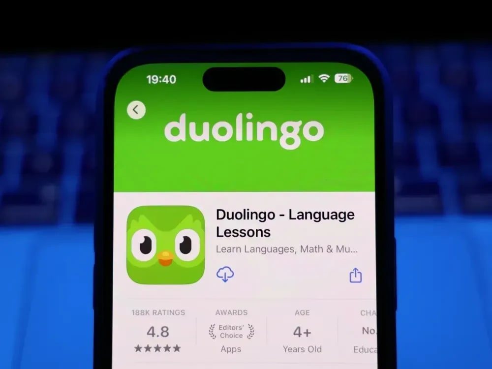 Duolingo shares declined after CFO transition announcement — retail ...