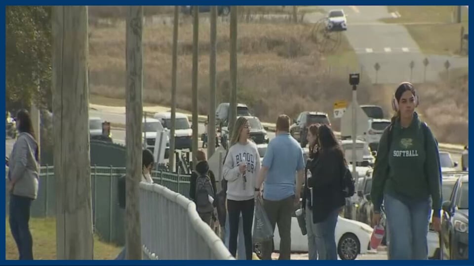 Bomb scare prompts lockdown, relieved reunions at Lake Minneola High School