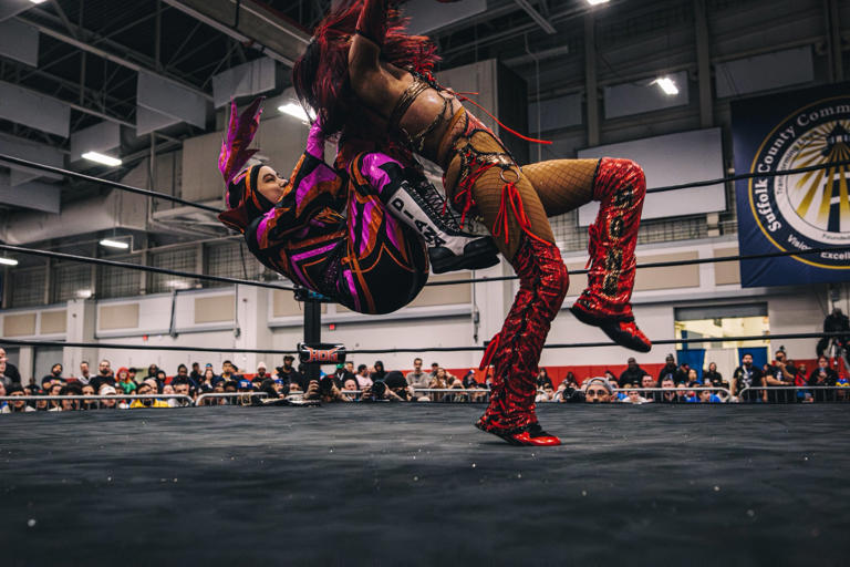 Former TNA wrestler, Mercedes Moné indie opponent among WWE tryout ...