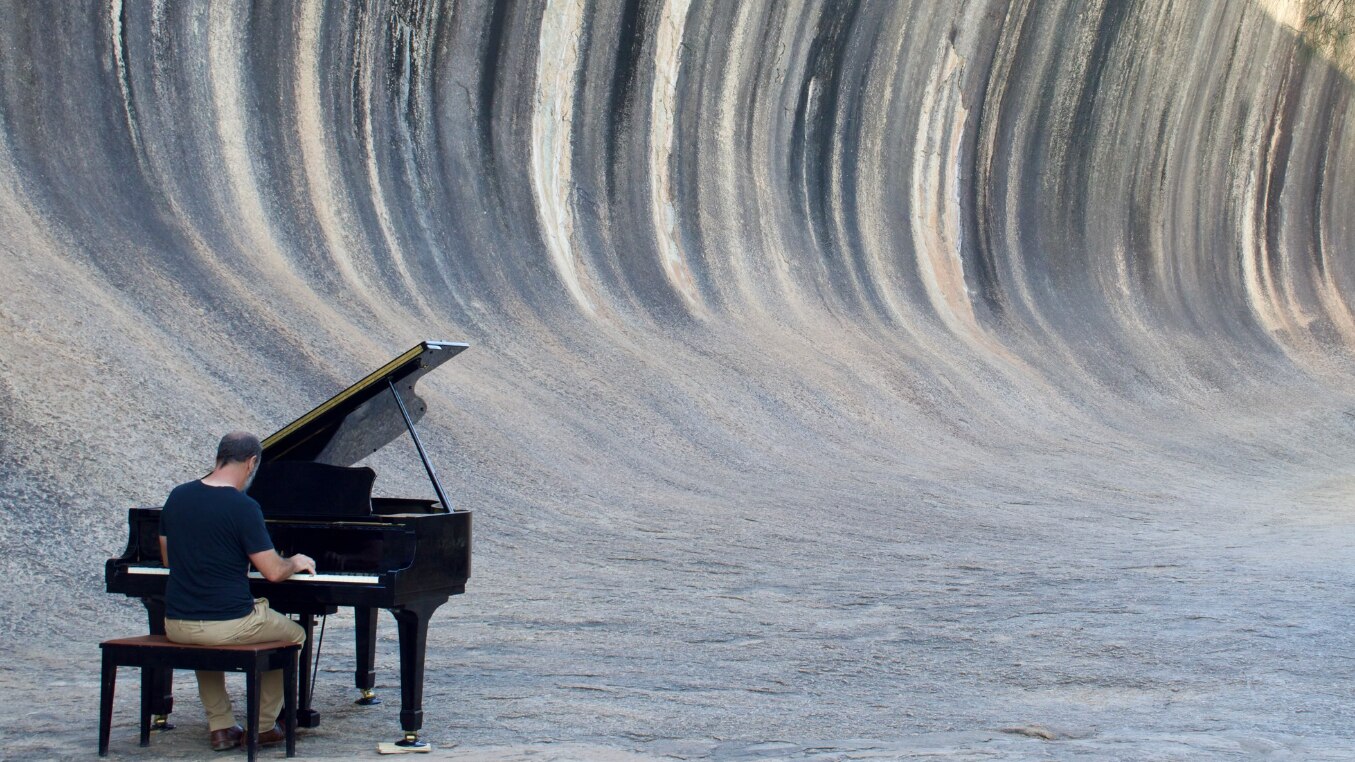 Tasmanian pianist takes outdoor performances to striking mainland locations