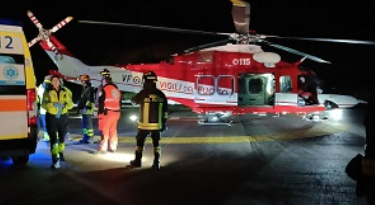 Gli cade addosso una balla, si frattura gambe e bacino. Paura ad ...