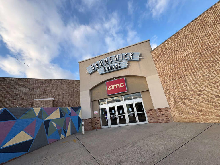 My New Jersey mall is dead. The grief is unlike any I’ve known.
