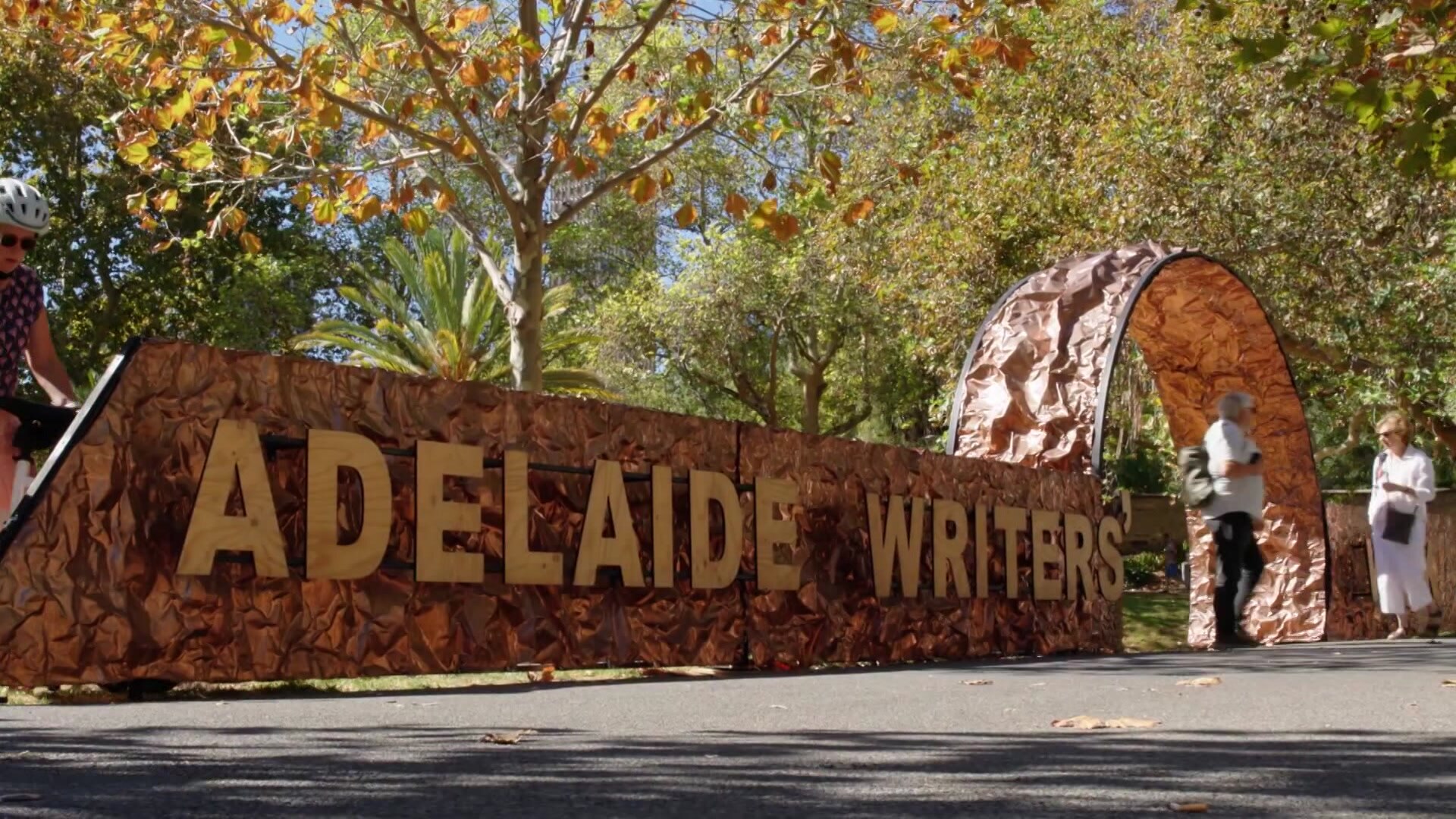 Writers' Week letter shows premier requested removal of Randa Abdel-Fattah