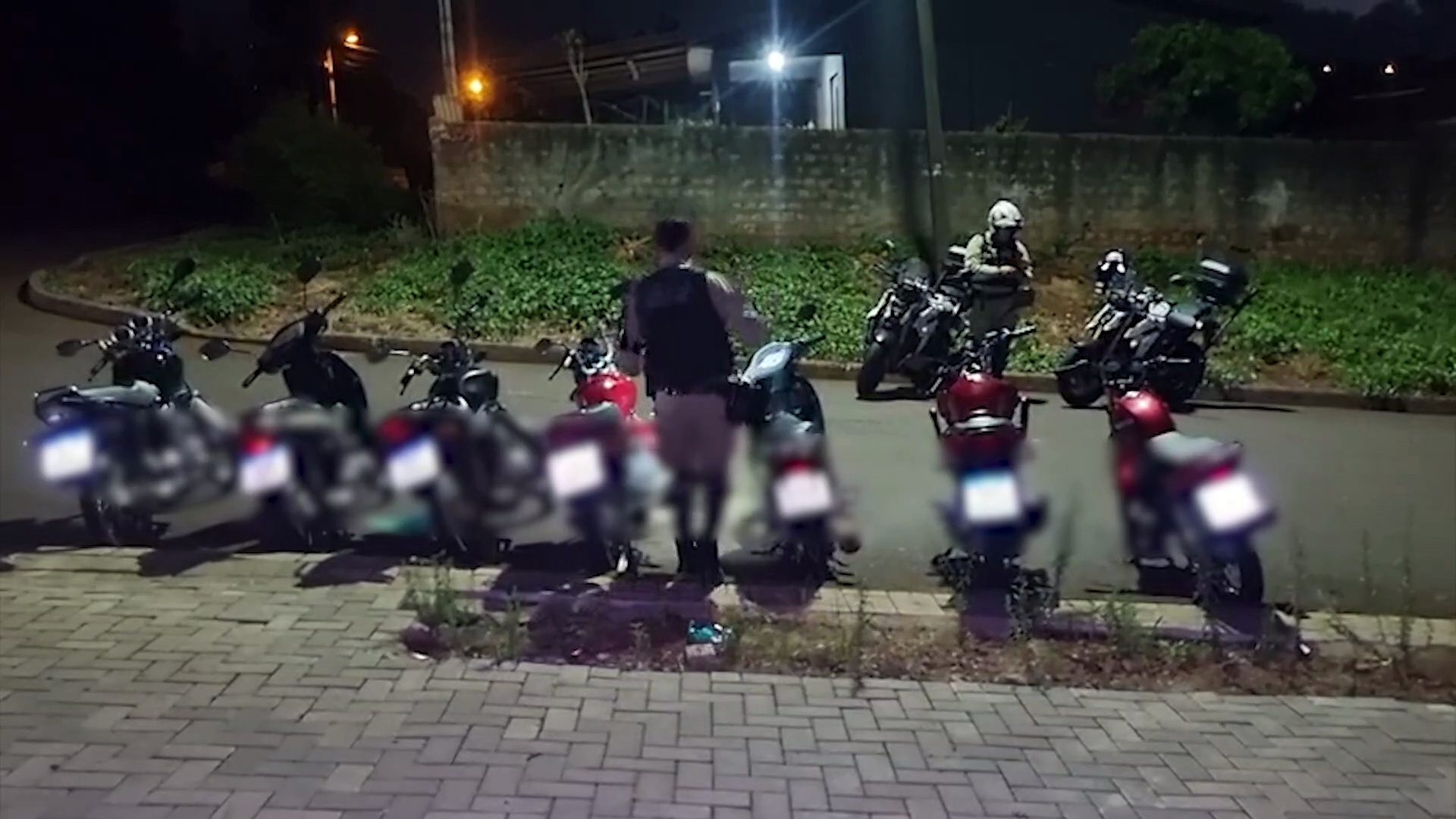 Fiscalização na Rua Altemar Dutra apreende carro, oito motos e garante ...