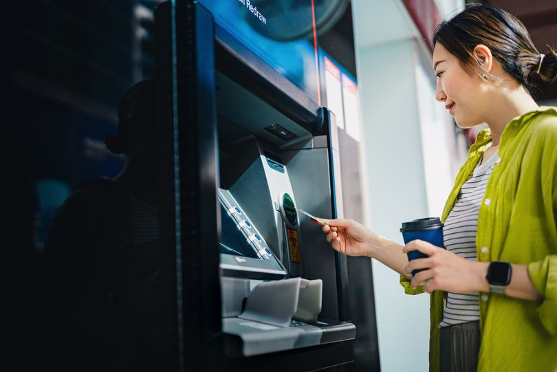 Expert explains two-layer protection when using a credit card