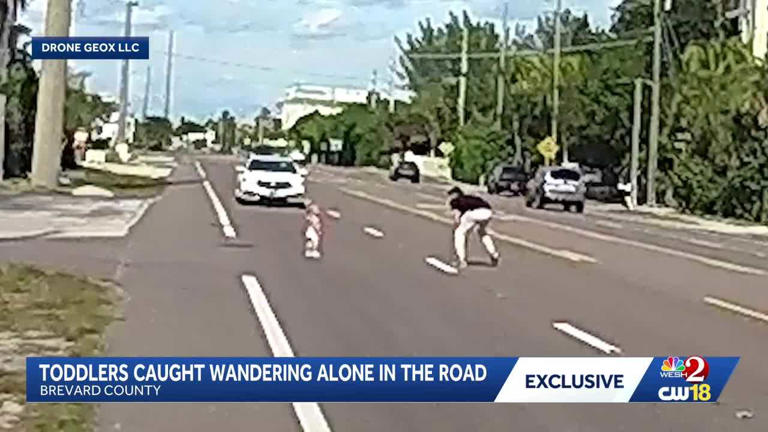 Man rescues wandering toddlers from the middle of busy A1A traffic in ...