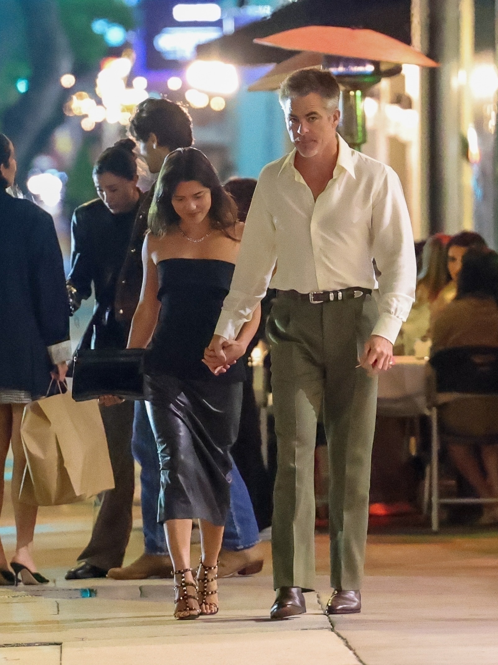 Chris Pine and girlfriend Keyana Sky Wenger enjoy rare public outing at ...