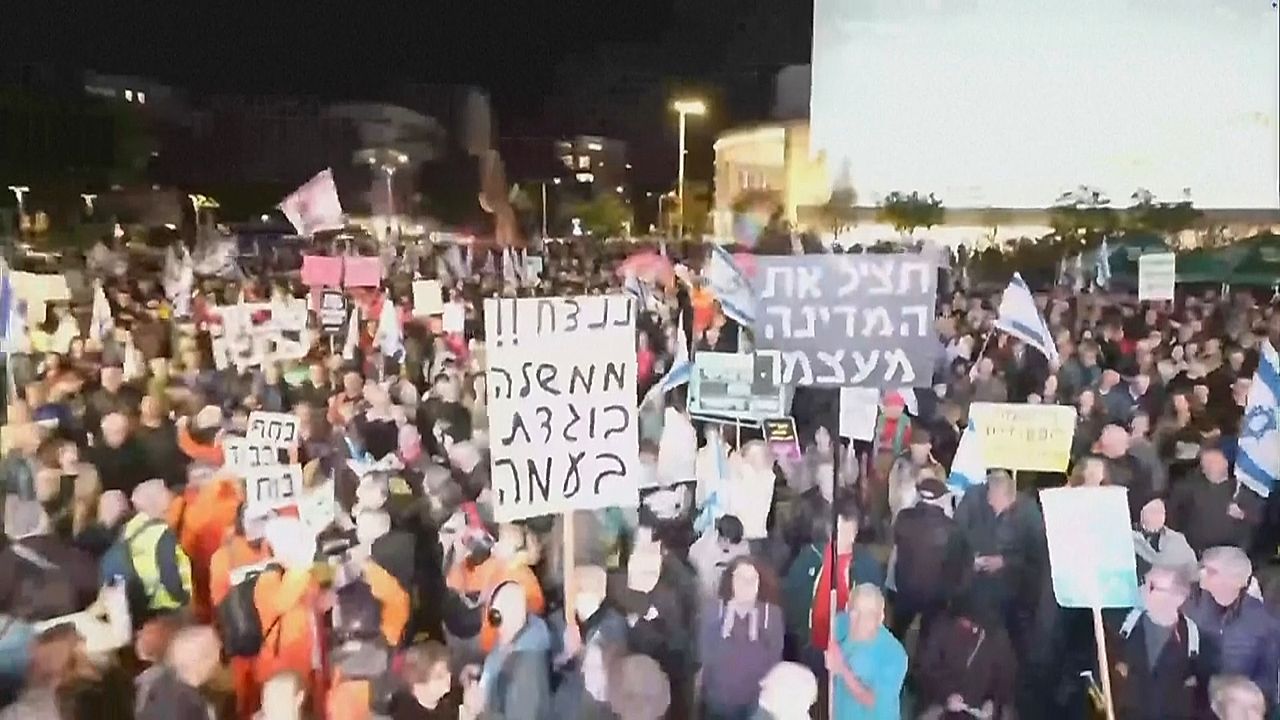 Protests in Tel Aviv: Demonstrators call for the fall of Netanyahu's ...