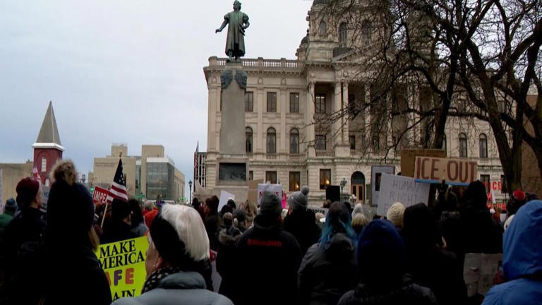 Watch: More than 1,000 people come together for ICE protest in downtown ...