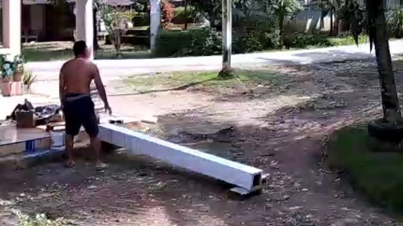 Motorcycle loses control downhill with child passenger in Kuala ...