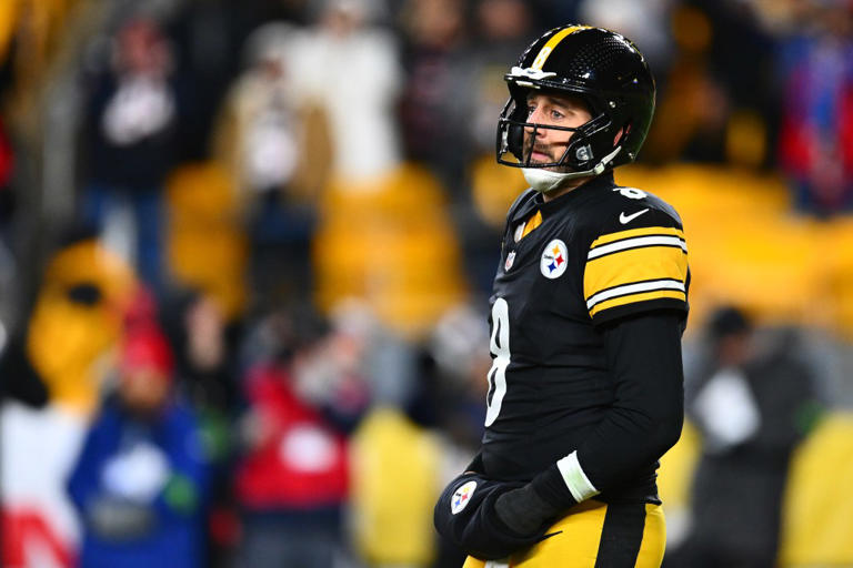 Aaron Rodgers battered by Texans in brutal playoff performance in ...