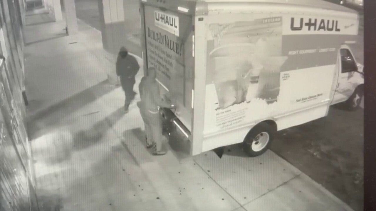 Burglars use U-Haul to smash into Decatur beauty supply store