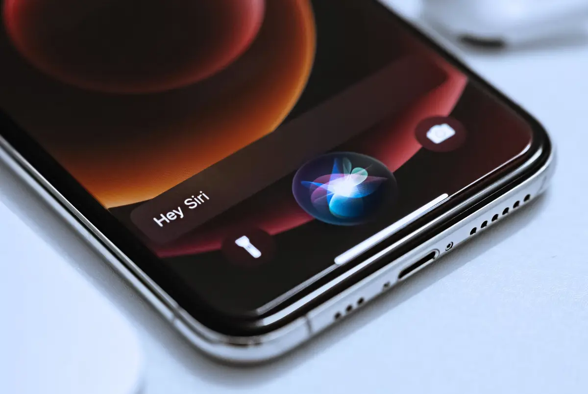 Apple taps Google’s Gemini to power Siri