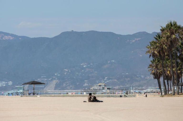 Record-high heat, gusty Santa Ana winds forecast for parts of Southern ...