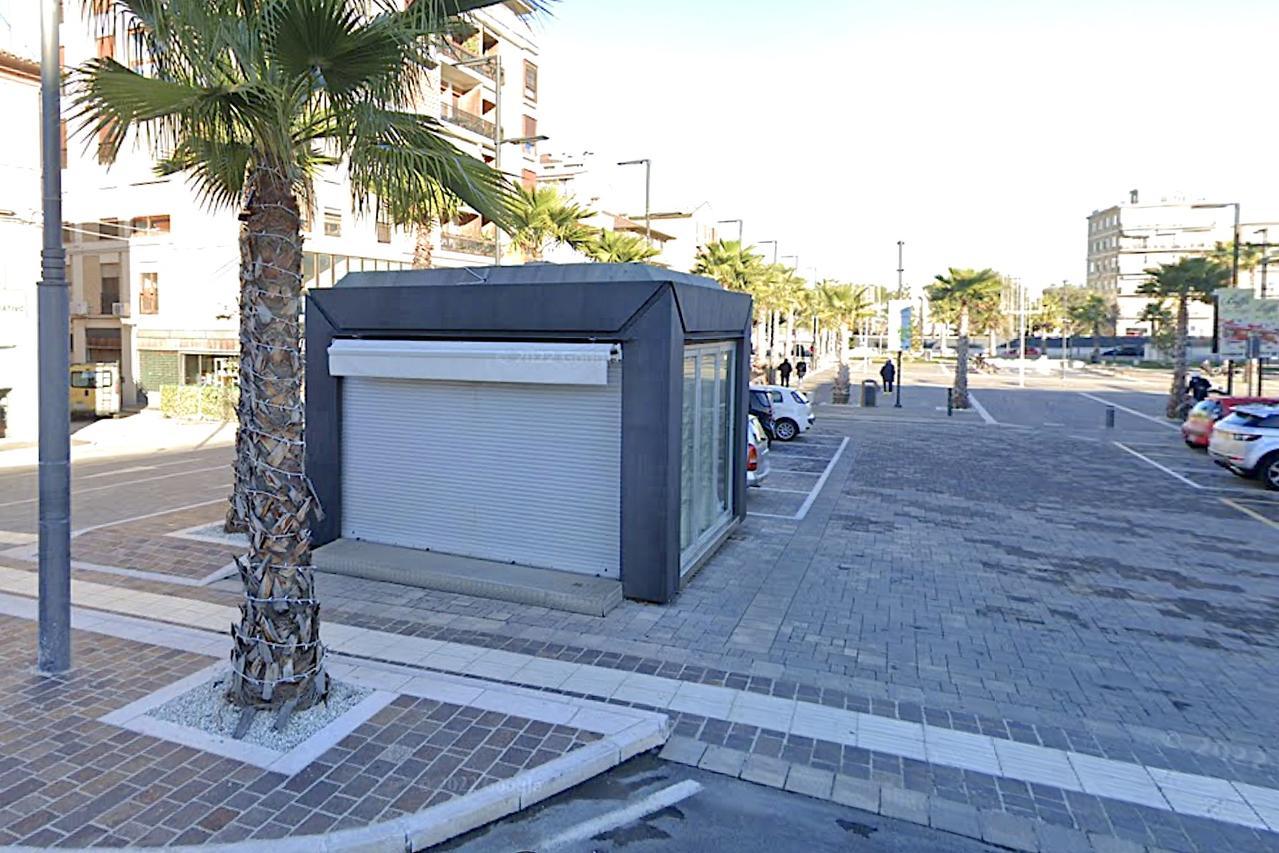 Piazza Garibaldi, battaglia legale per l’ex edicola