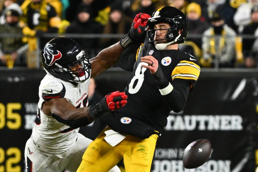 Texans defeat Steelers in what might have been Aaron Rodgers' final game