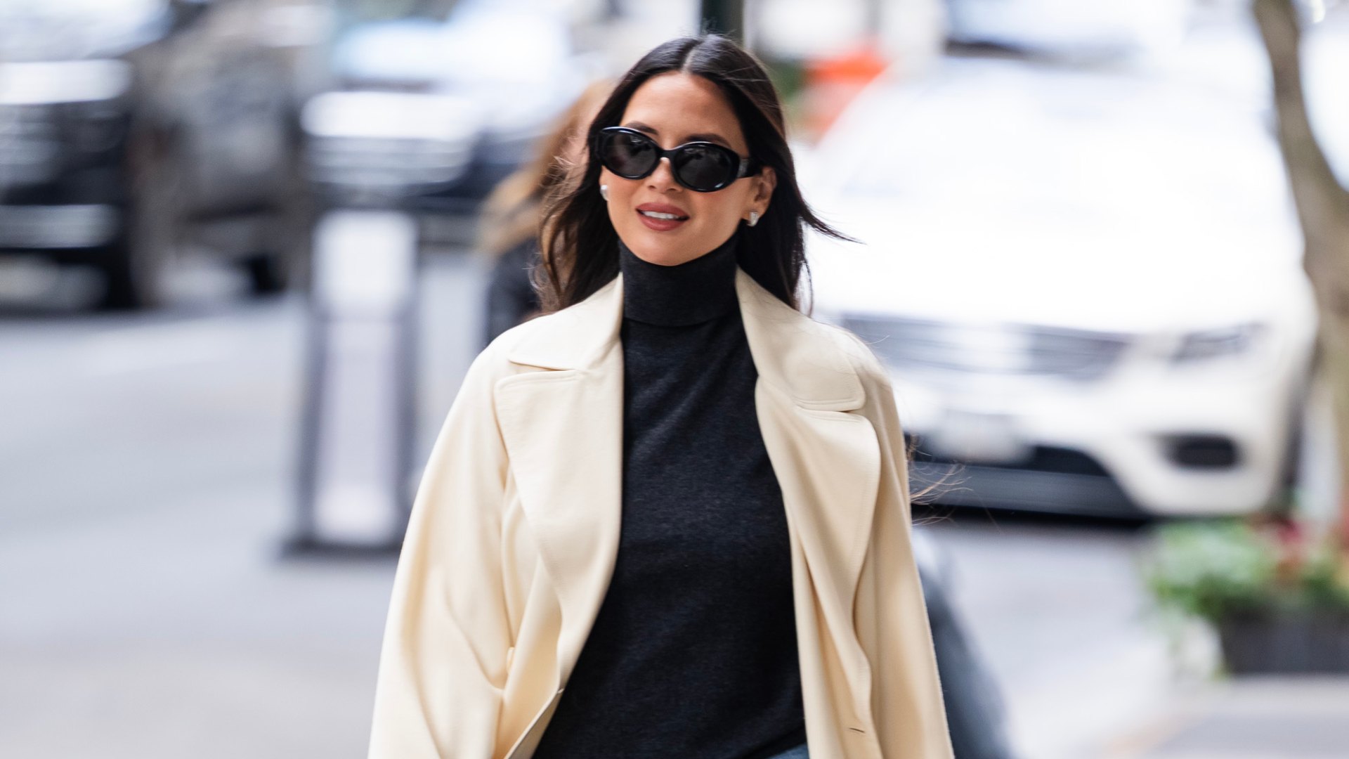 Olivia Munn's cardigan-coat nails Upper East Side rich mom dressing ...