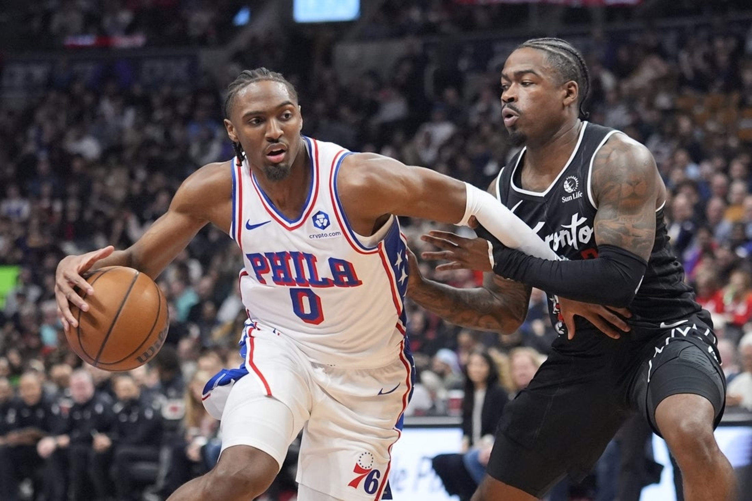 Tyrese Maxey scores 33, lifts 76ers over Raptors to split season series