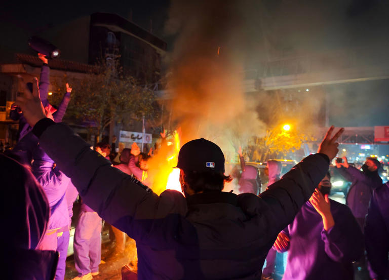 Iran protests latest: Trump 'leaning towards military action'