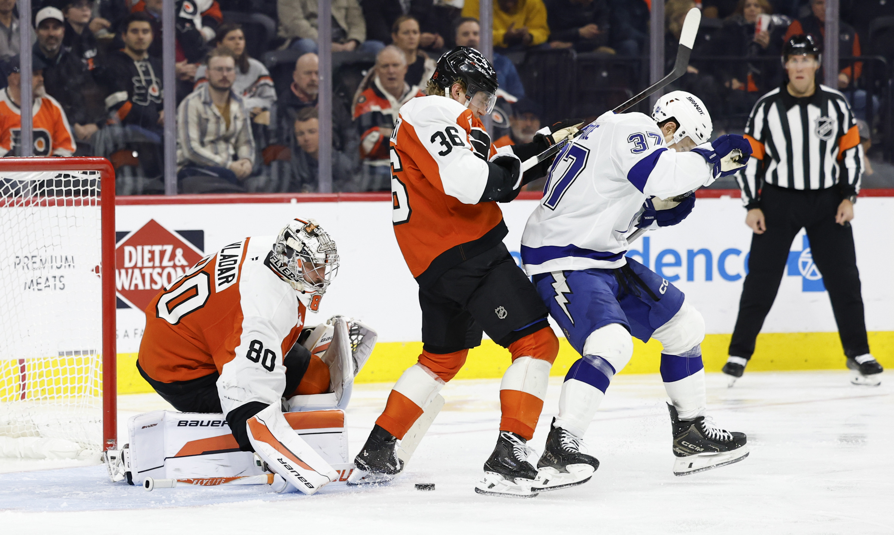 Flyers lose again to the Lightning, extend losing streak to 3 games