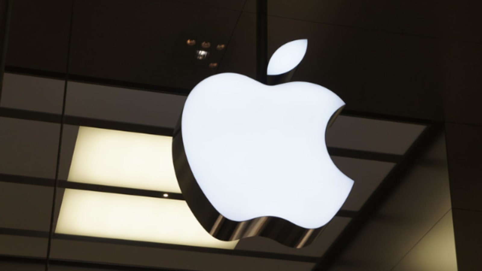 Apple taps Google Gemini to power Siri AI, signalling big shift for ...