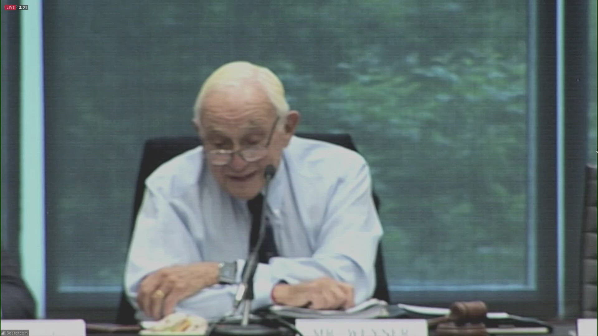 Judge backs effort to subpoena Les Wexner in Richard Strauss abuse case