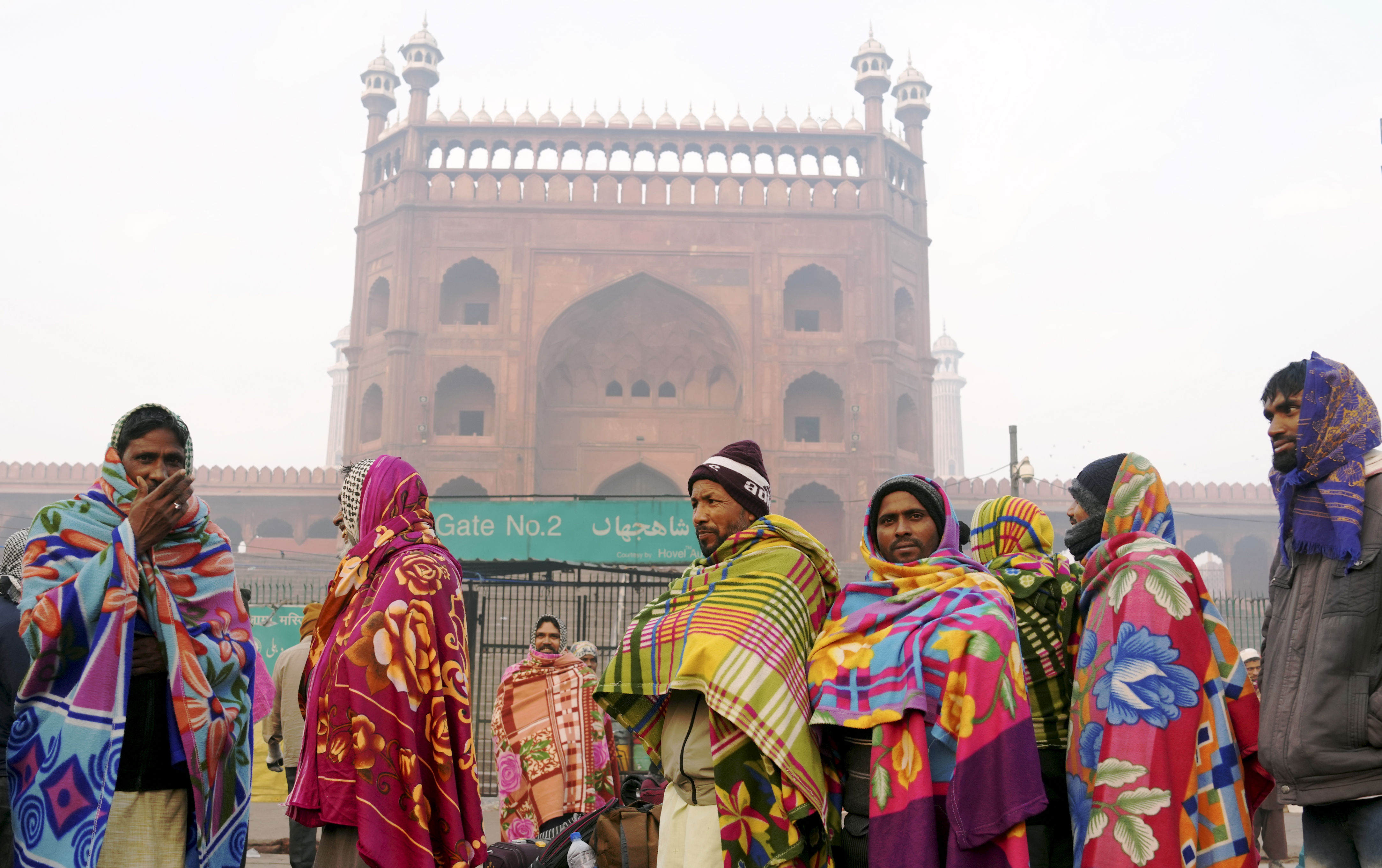 Cold conditions prevail in city; air quality very poor