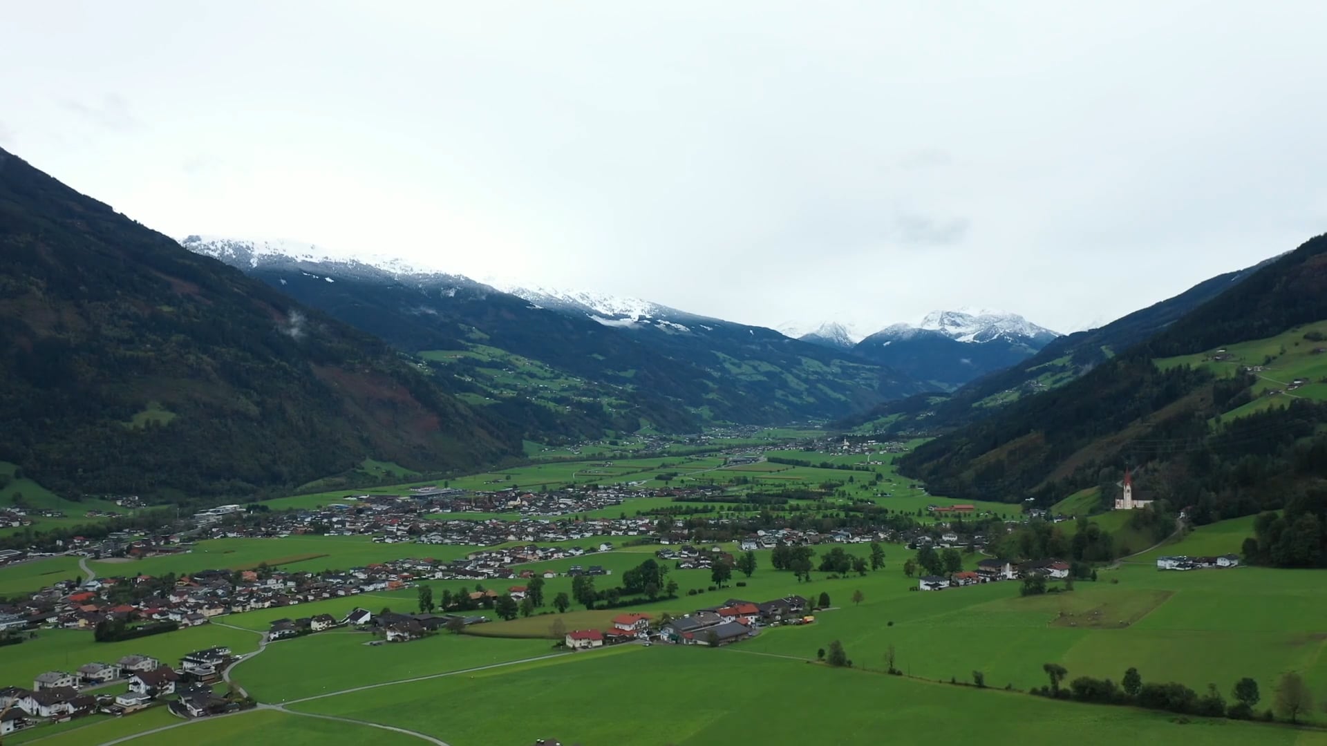 Mayrhofen: Pemandangan surga ski Austria dari drone