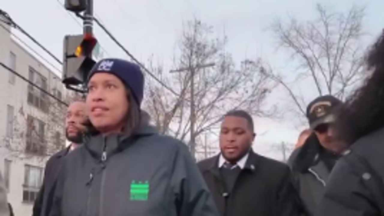 DC Mayor Bowser meets with Ward 8 residents during Fairlawn community walk