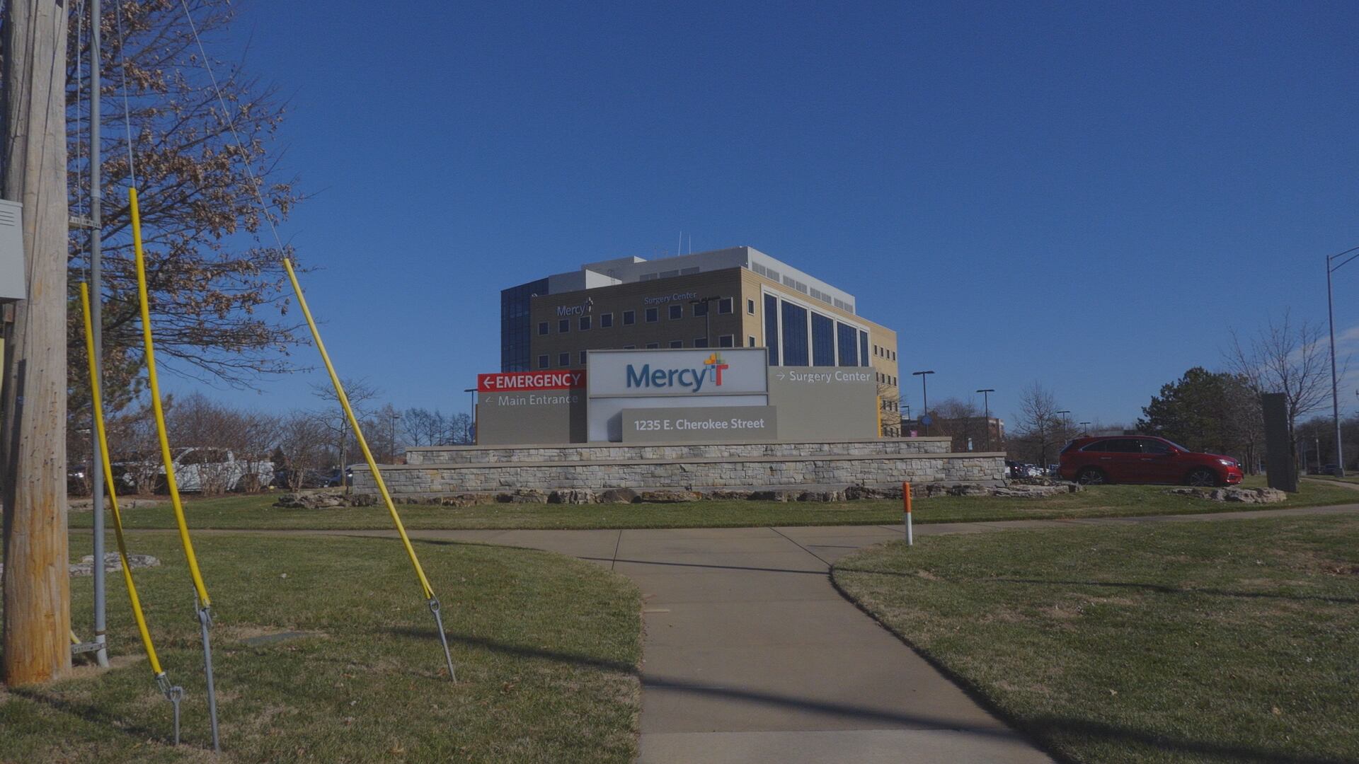 Mercy Hospital to close Springfield optometry clinic in April