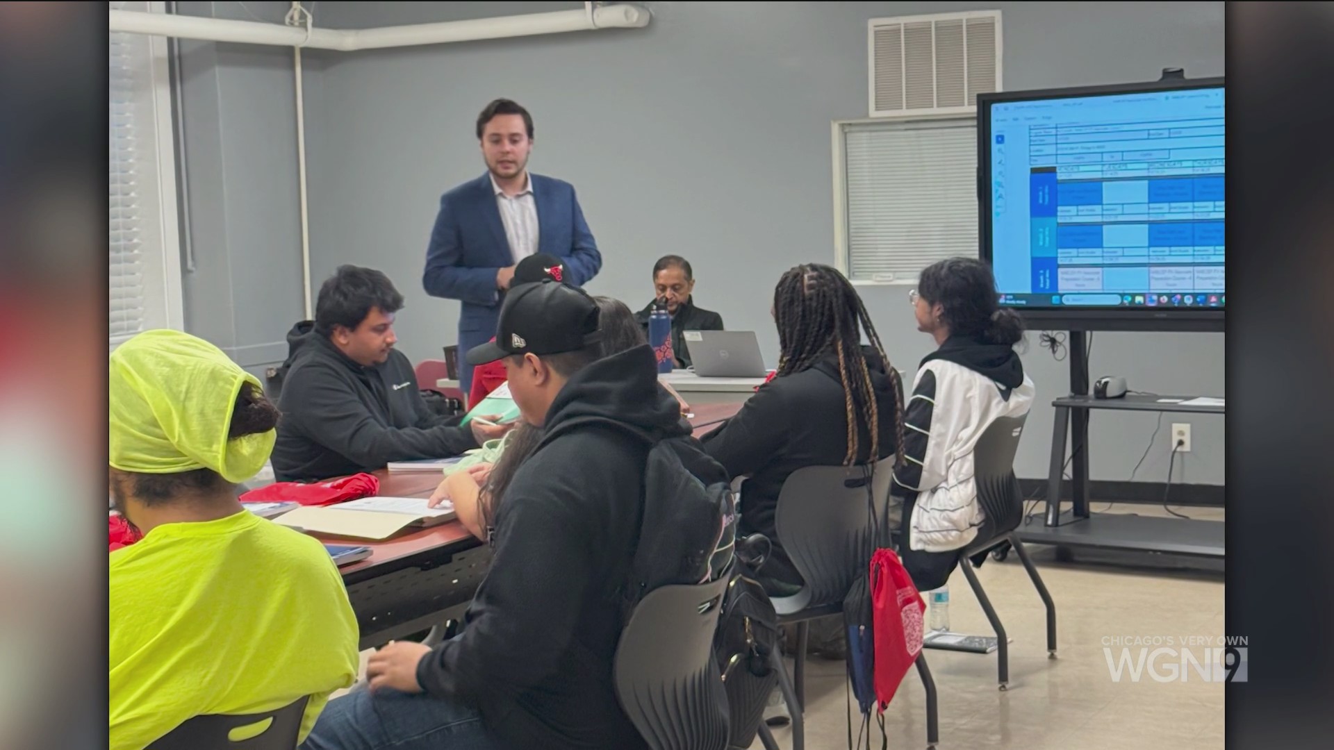 Adelante Chicago-Lewis University career training