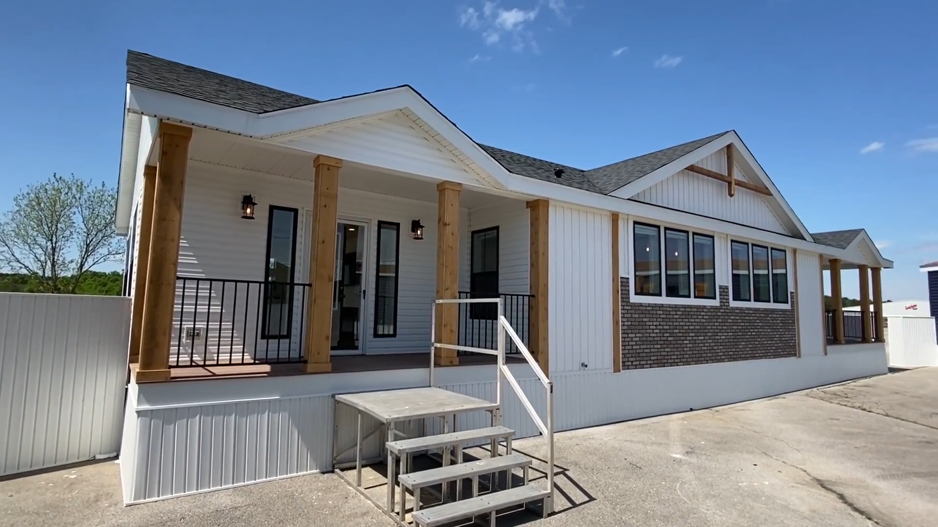 PRI3270-2024 by Sunshine | 3 bed, 2 bath mobile house tour