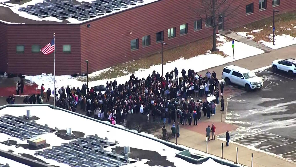 Twin Cities high school students hold walkouts after fatal shooting of ...
