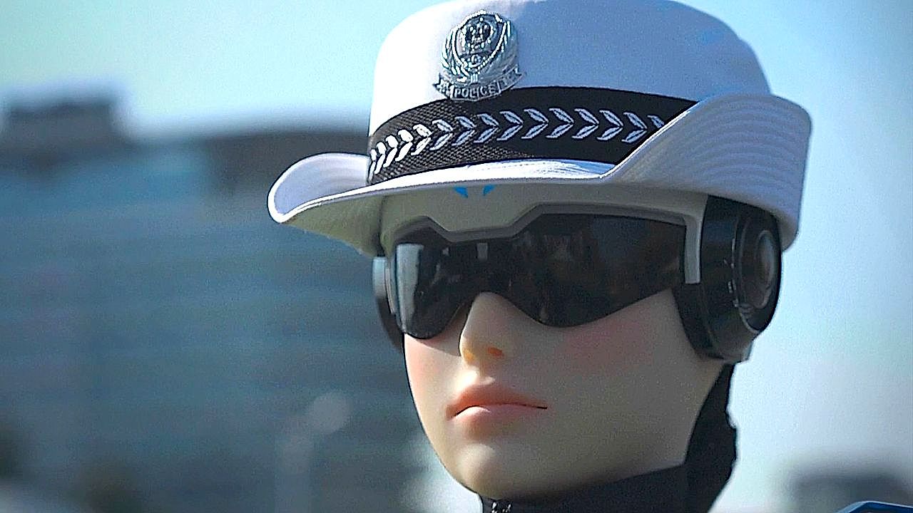 Robotic traffic officer takes to city streets in China