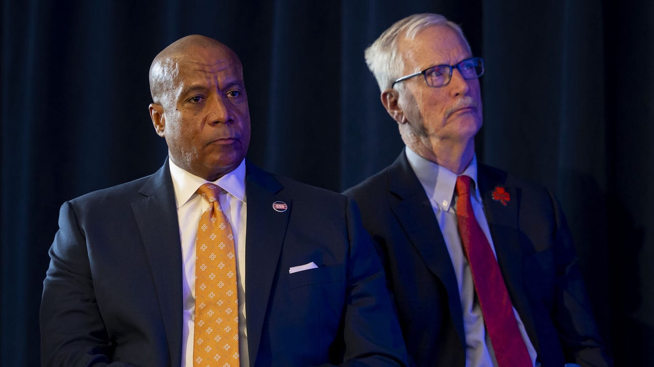 Chicago Bears officials, NFL commissioner visit potential new stadium ...