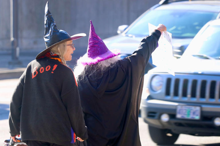 Man on horseback joins Portland ICE protest; judge sets National Guard ...