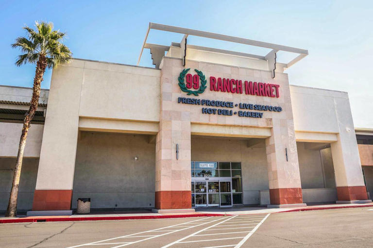 Asian grocery chain opening in long-empty supermarket space near Summerlin