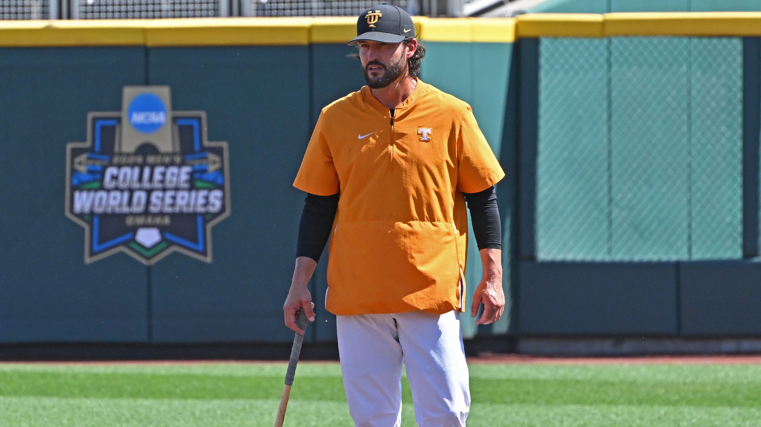 The San Francisco Giants front office is failing Tony Vitello this ...