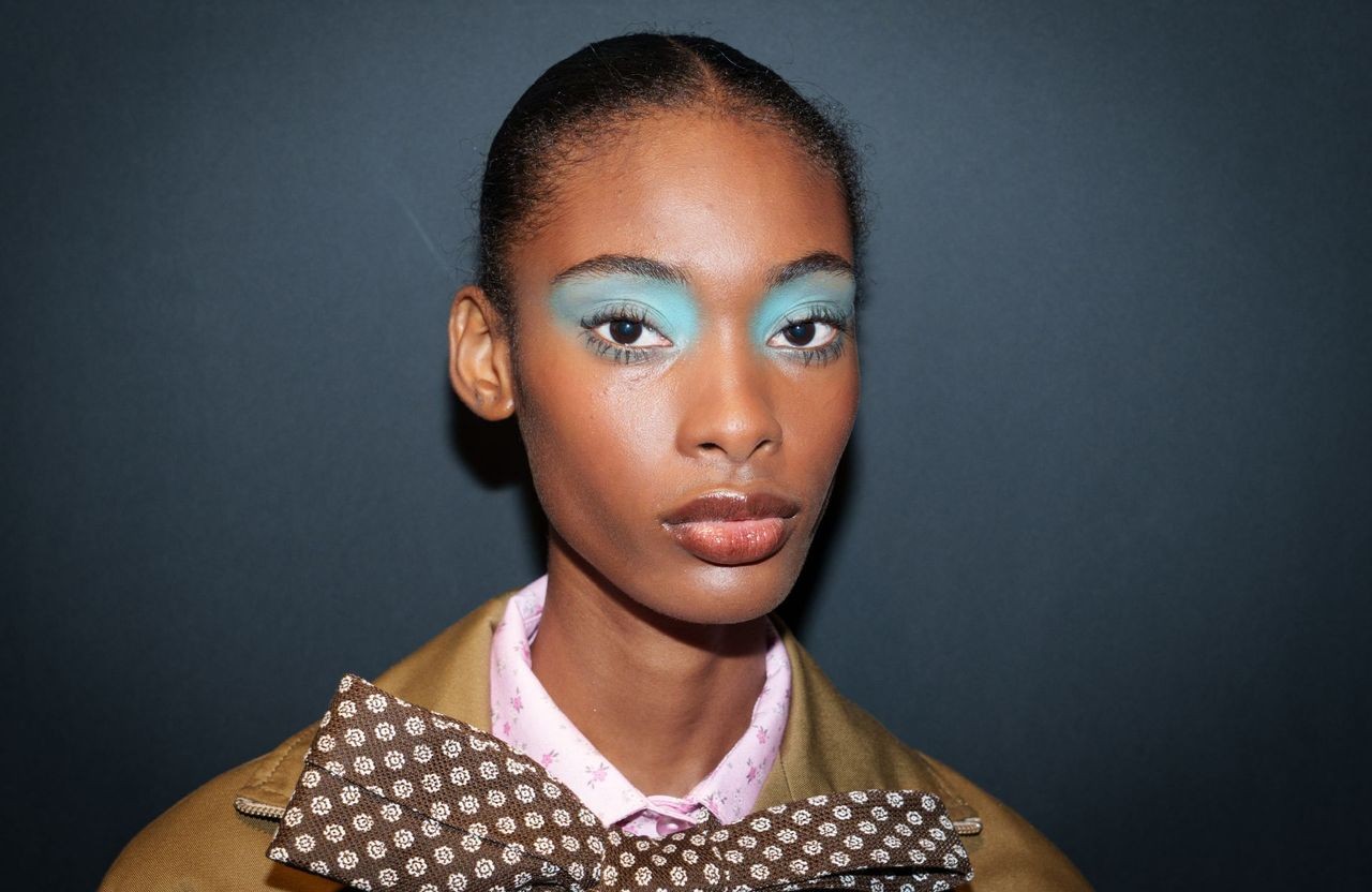 Mauve pastel, gris cendré… ces couleurs de fards à paupières promettent ...