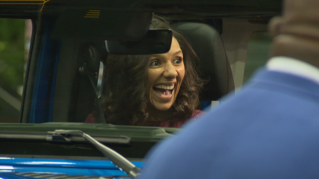 Mayor Mary Sheffield tours Detroit Auto Show: "Definitely is a good time"