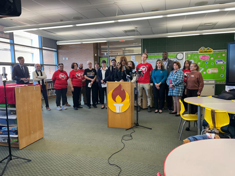 New Haven teacher's union celebrates new 3-year contract