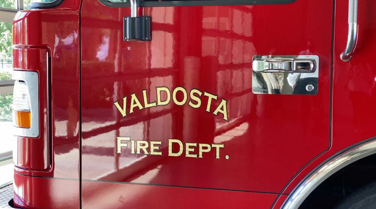Electrical fire leaves three displaced in Valdosta