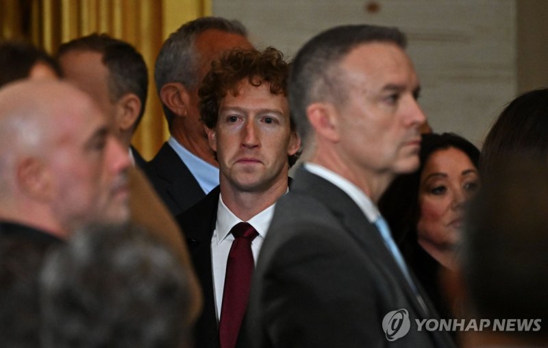 메타, 사장에 트럼프 정부 출신 영입…트럼프 "훌륭한 선택"