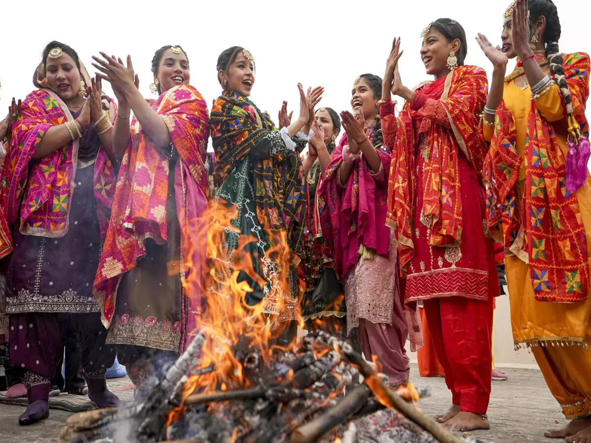 Happy Lohri 2026: 100+ Lohri greetings, WhatsApp status, messages ...