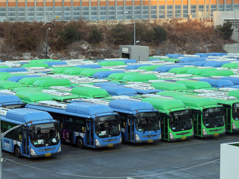 Seoul bus strike causes commuter chaos, subway congestion
