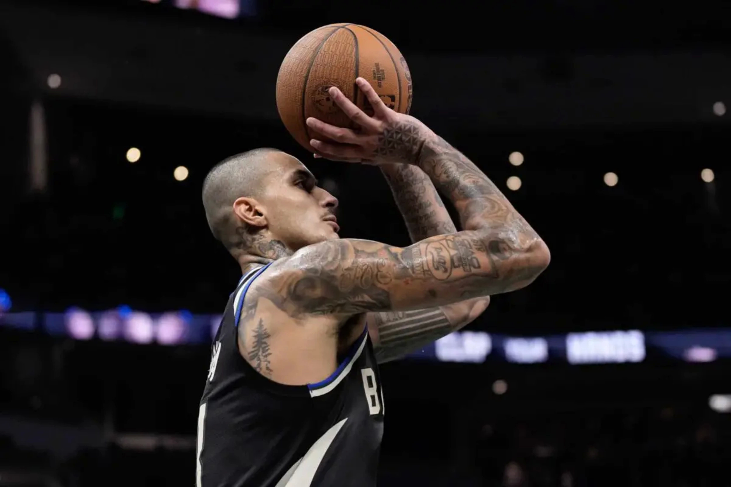 Bucks’ Kyle Kuzma made one of the craziest shots of the season—but it ...