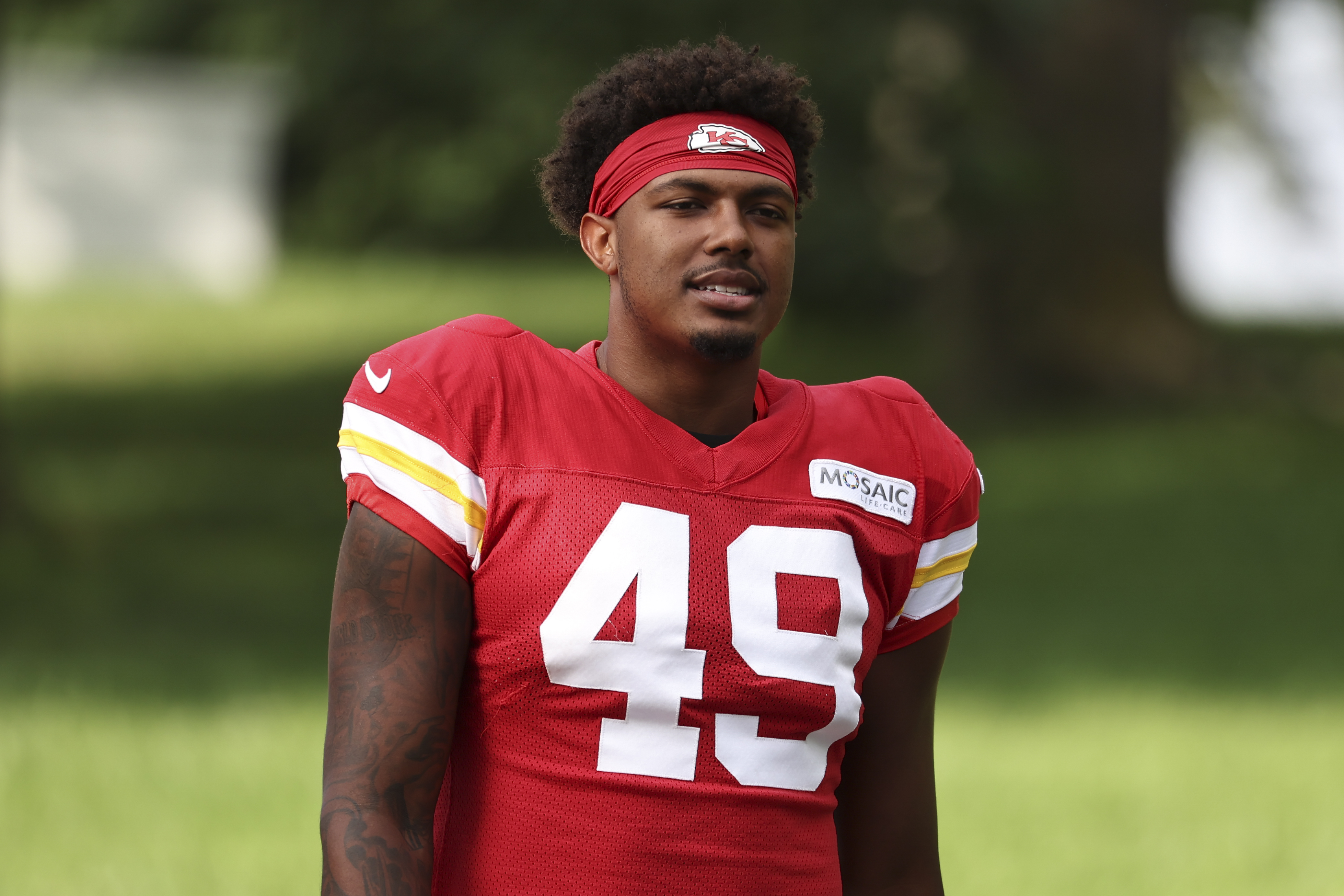 Chiefs keep tight end Tre Watson as practice squad contracts expire