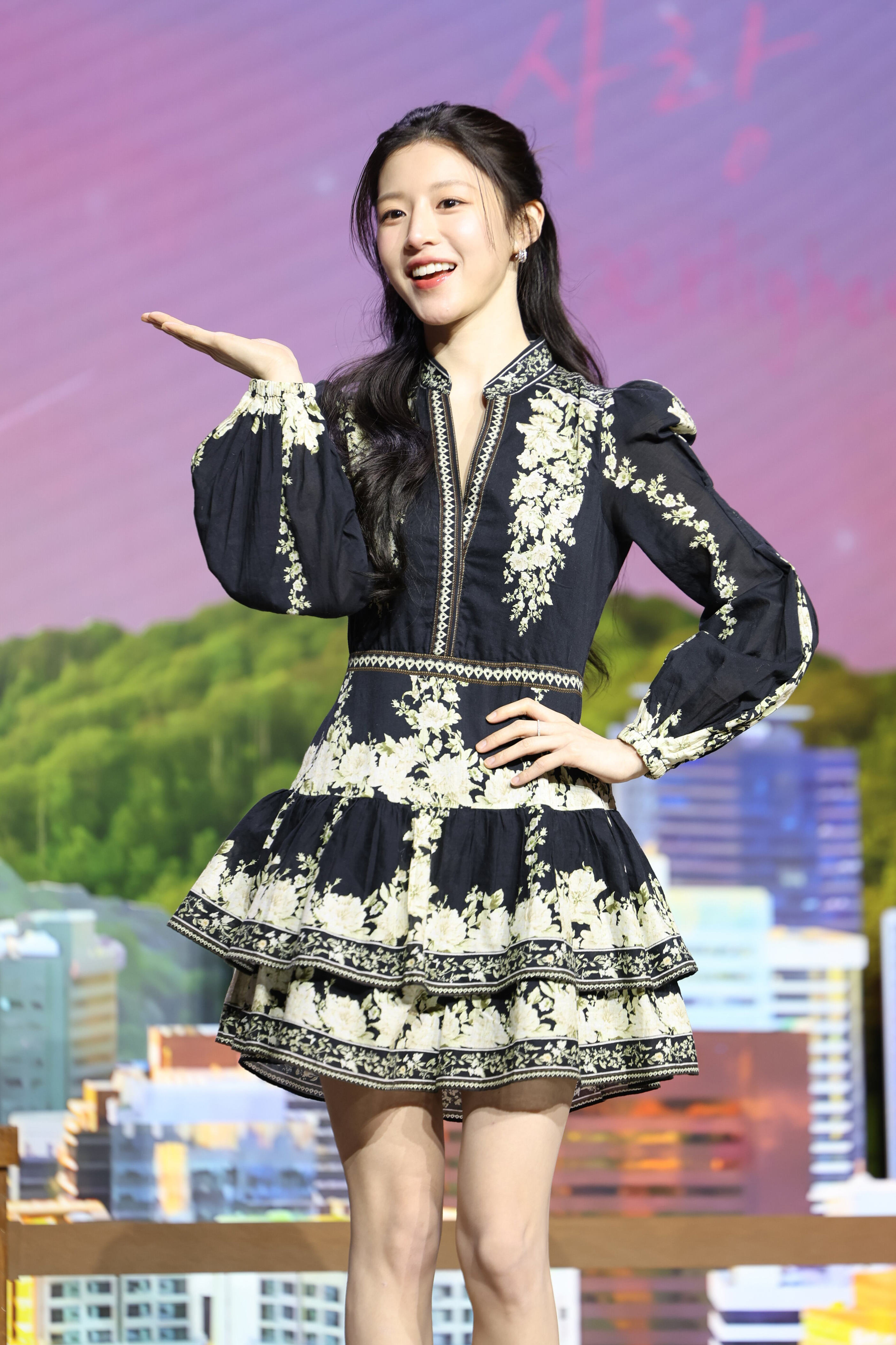 Kim Seon-ho, Ko Yoon-jung dazzle as 'Joo-Cha couple'